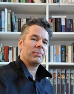 „Wochenlang Berichte pinseln“ – Anstaltsleiter und Buchautor Thomas ...